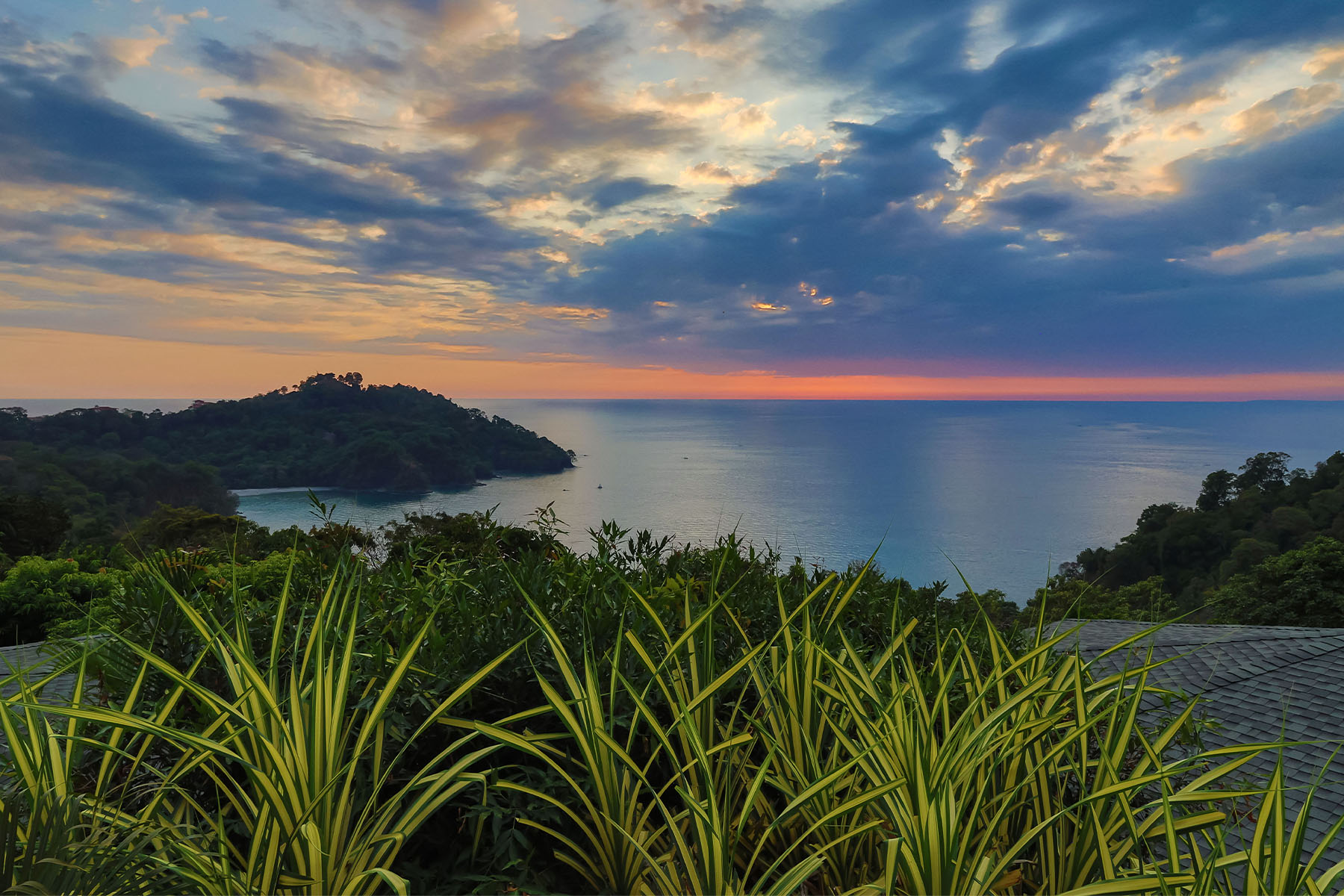 Tulemar Resort | Tulemar Ocean View Bungalows with Balcony