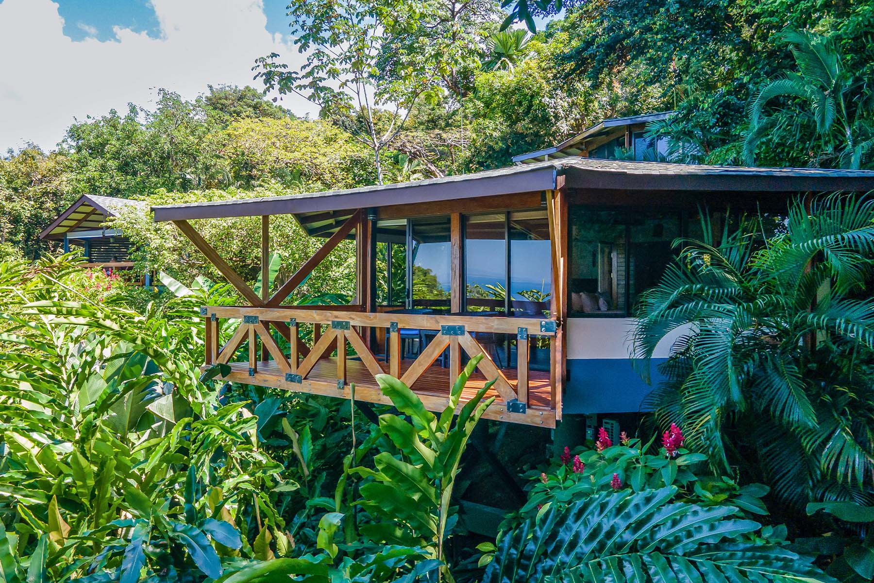 Tulemar Resort | Tulemar Premium Bungalows with Balcony